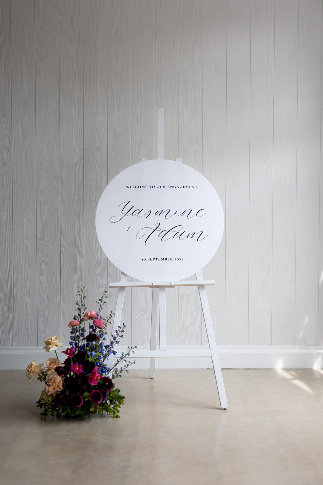 70cm White Circle Sign – madebyjdesigns